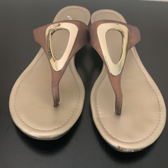 Impo | Shoes | Impo Raven Thong Wedge Sandals Size9w Bronze Gold | Poshmark